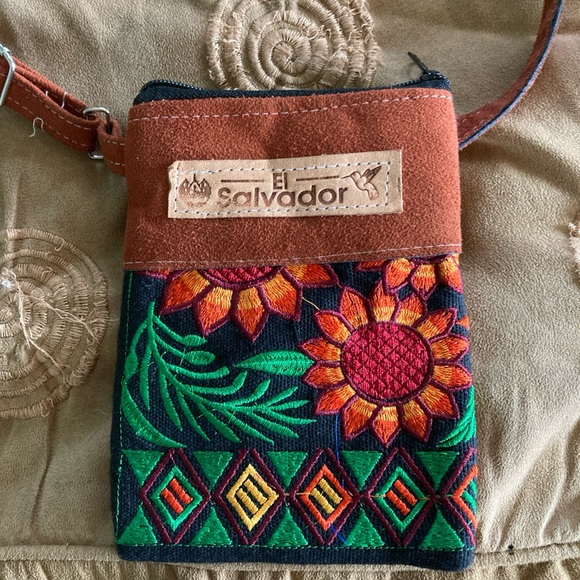 Vintage | Bags | El Salvador Suede Embroidered Souvenir Coin Purse ...
